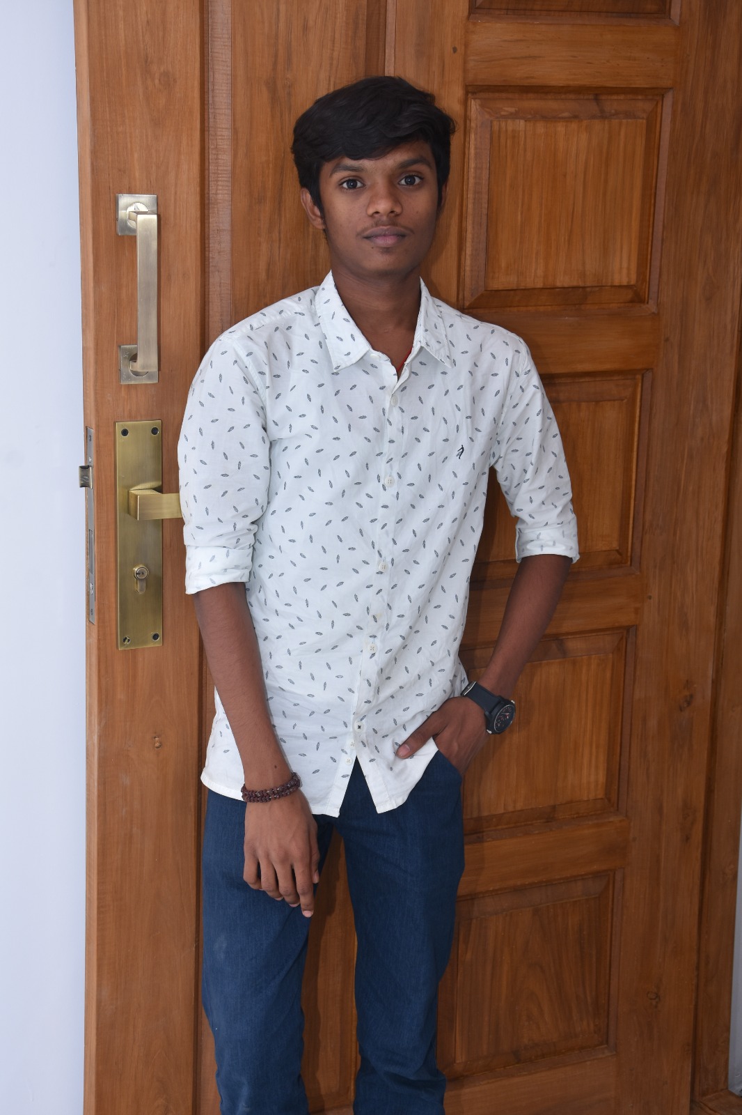 Vignesh M - Software Associate | Full Stack Developer Portfolio